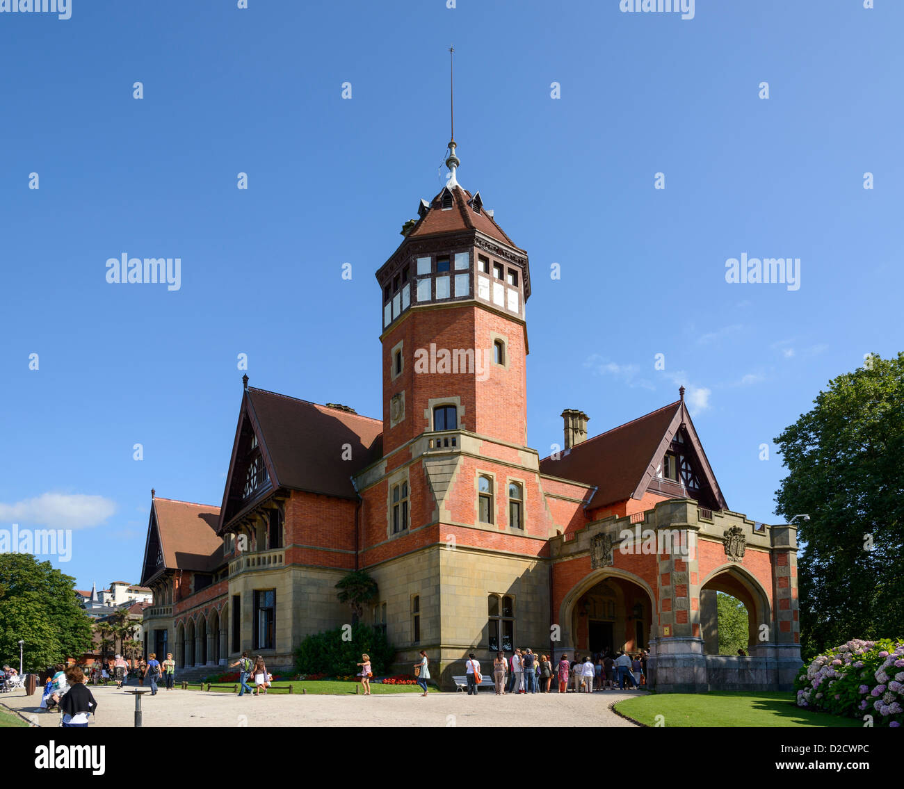 Palacio de Miramar (Miramar Palace) at La Concha beach, San Sebastiá ...