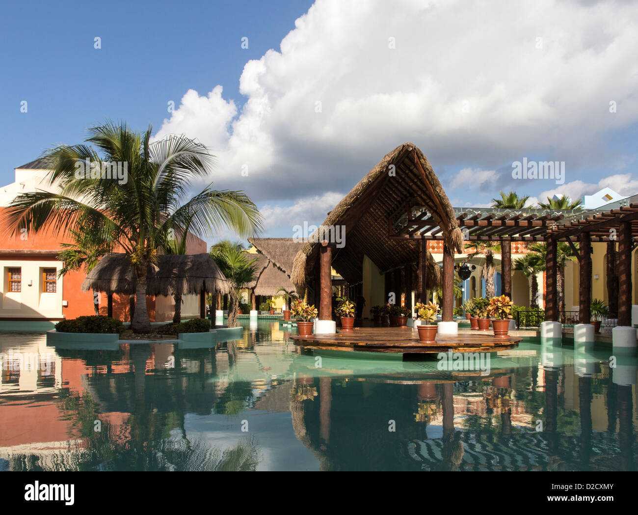 Resort exterior hi-res stock photography and images - Alamy