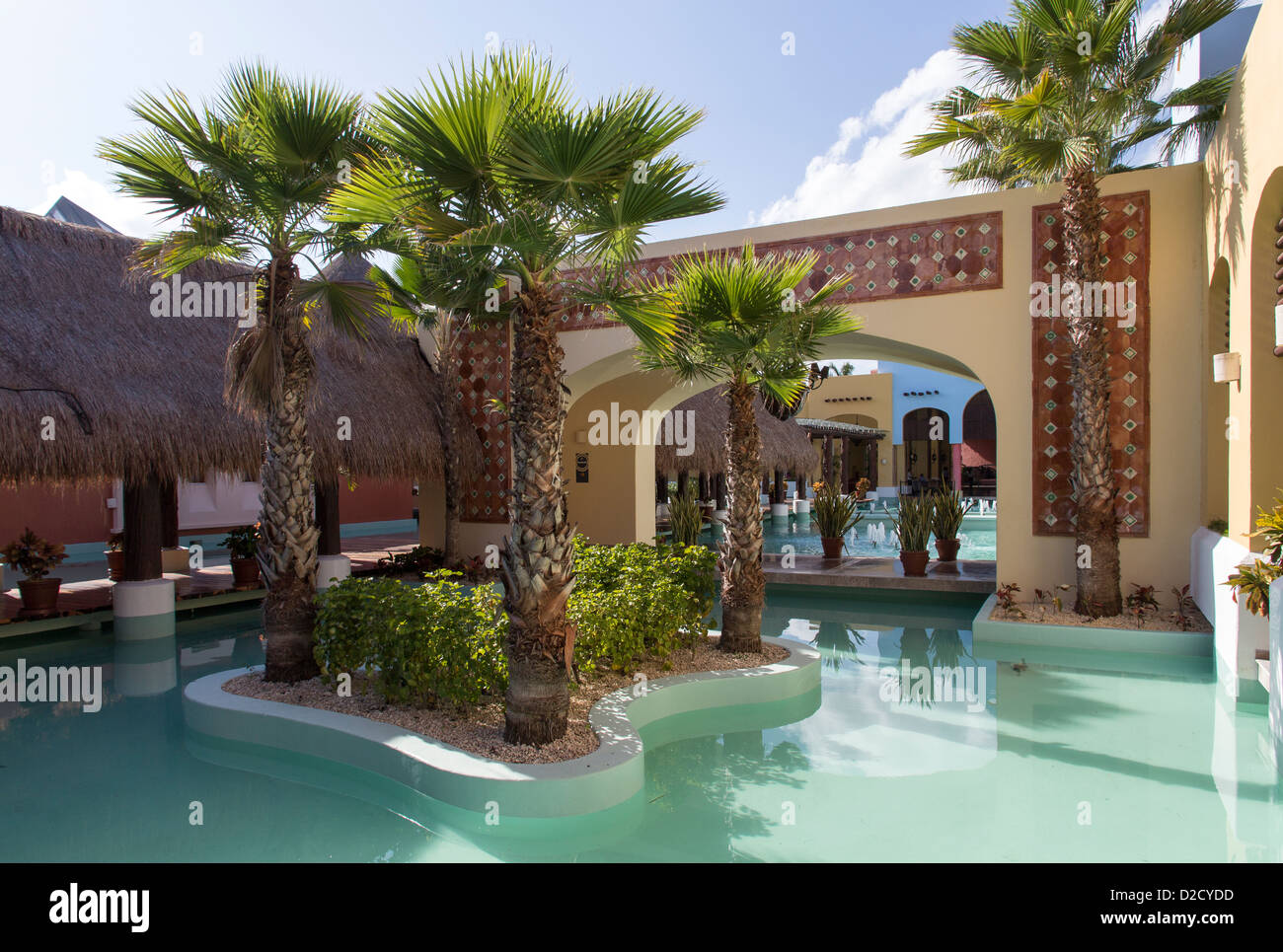 Luxury riviera hi-res stock photography and images - Alamy