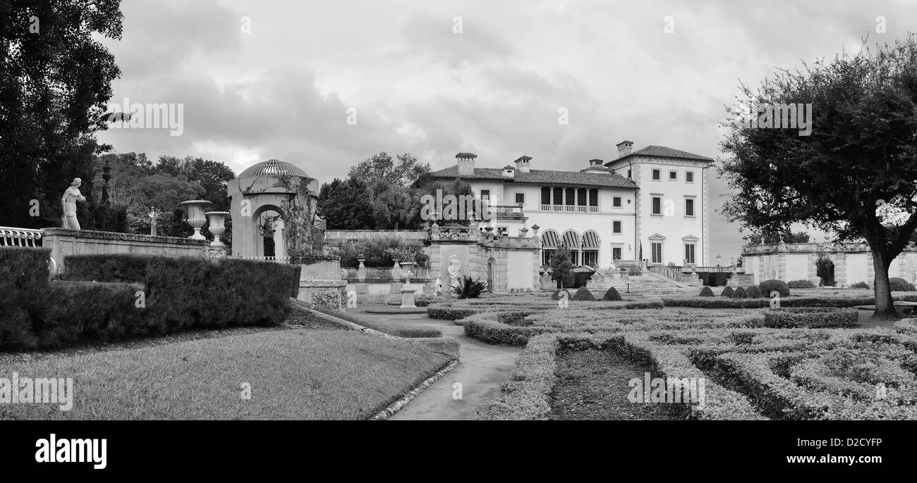 Beautiful view garden palace Black and White Stock Photos & Images - Alamy