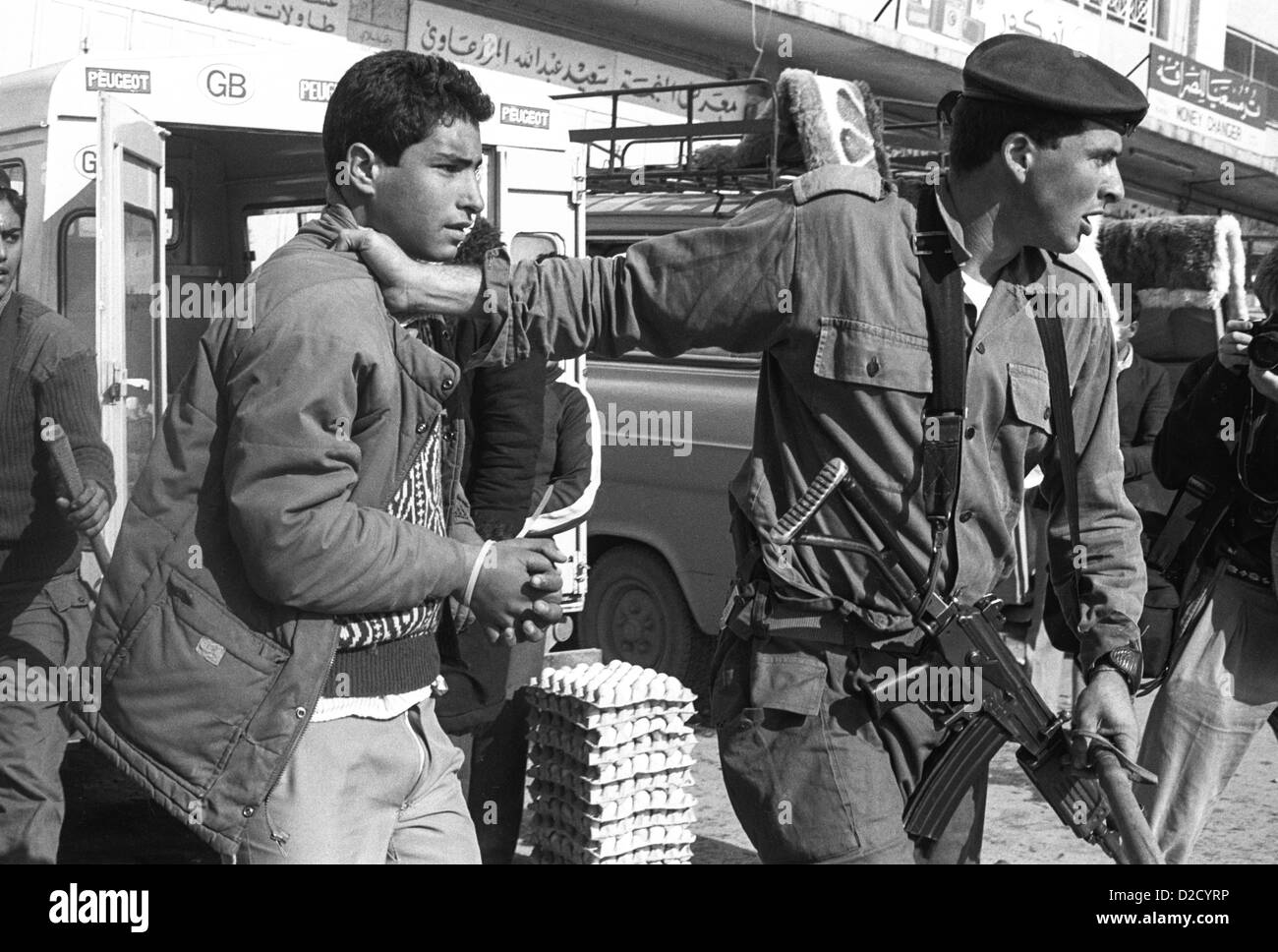 Palestinian intifada throwing stones High Resolution Stock Photography ...