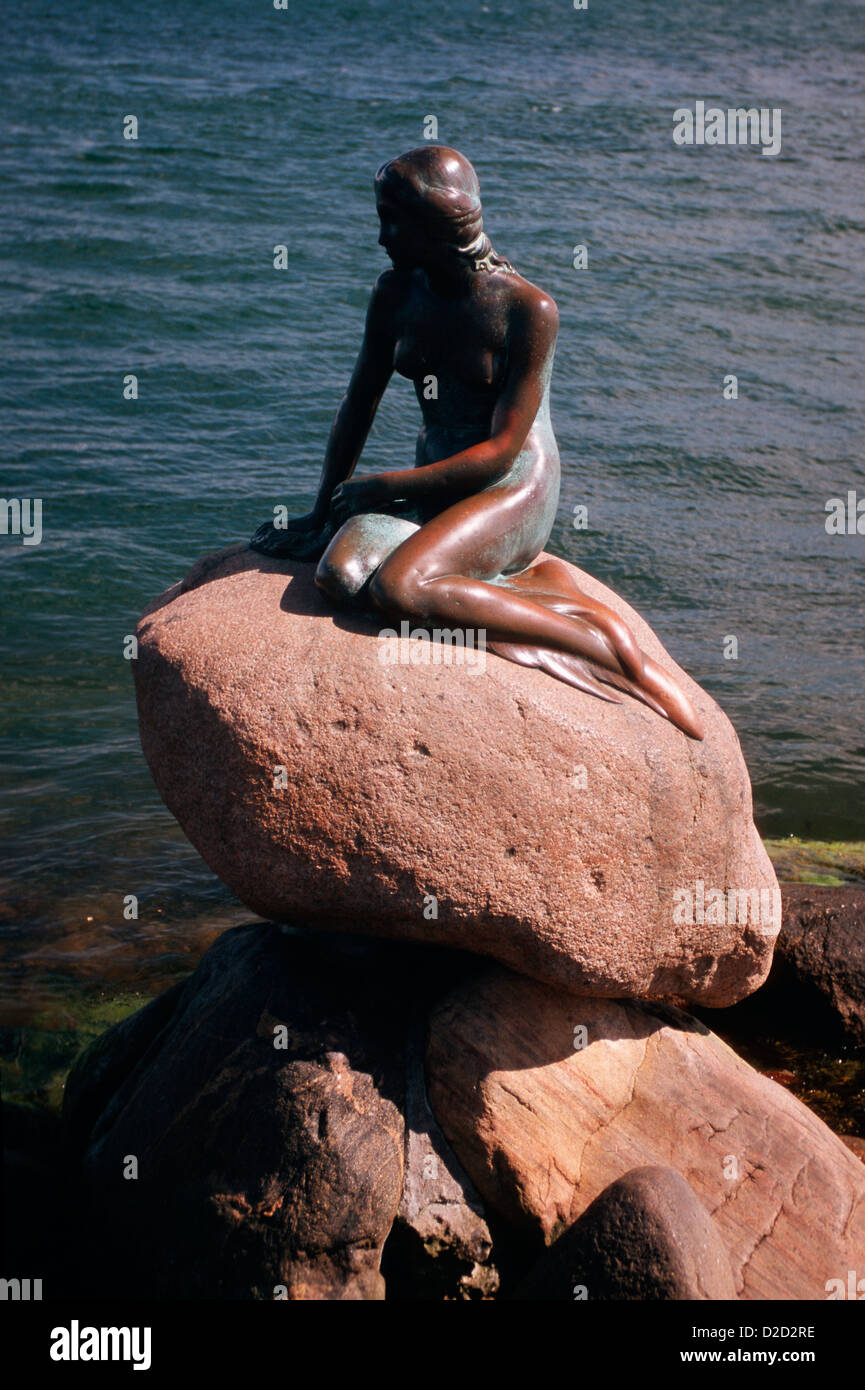 Denmark, Copenhagen. Bronze Statue Of The Little Mermaid Stock Photo - Alamy