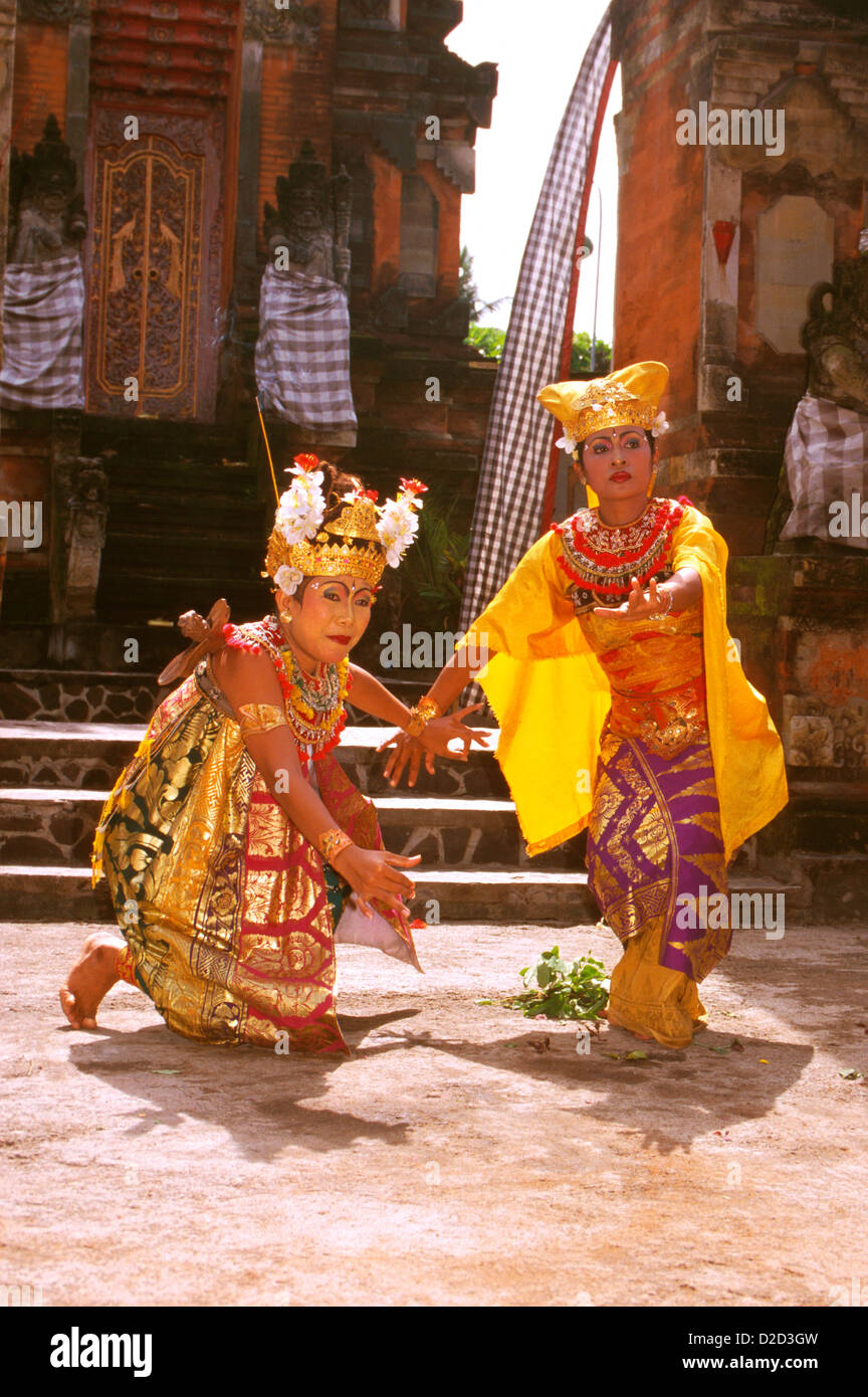 Indonesia bali batubulan barong dance show hi-res stock photography and ...