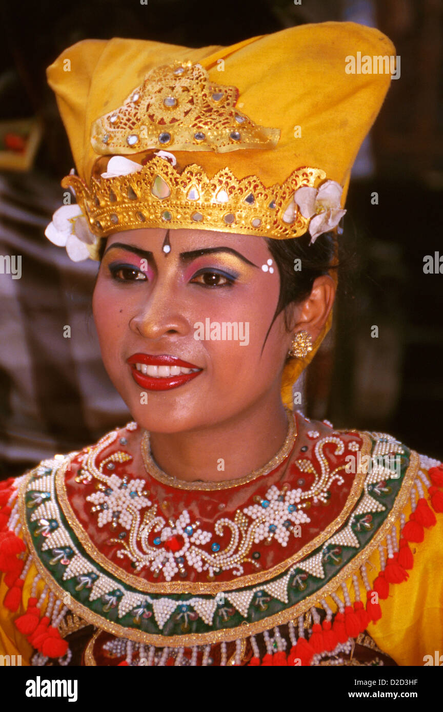 Indonesia bali batubulan barong dance show hi-res stock photography and ...