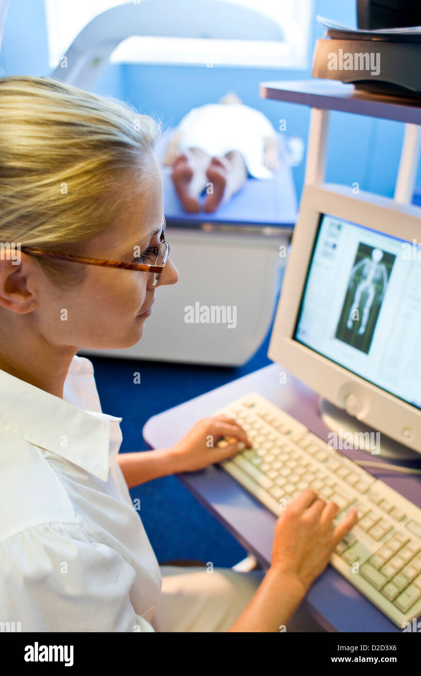 Bone density scan hi-res stock photography and images - Alamy