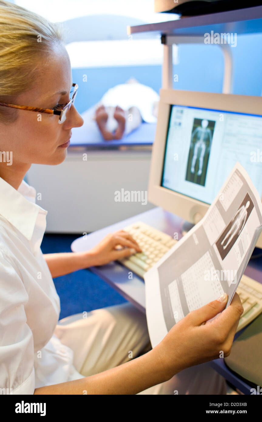 Bone scan hi-res stock photography and images - Alamy