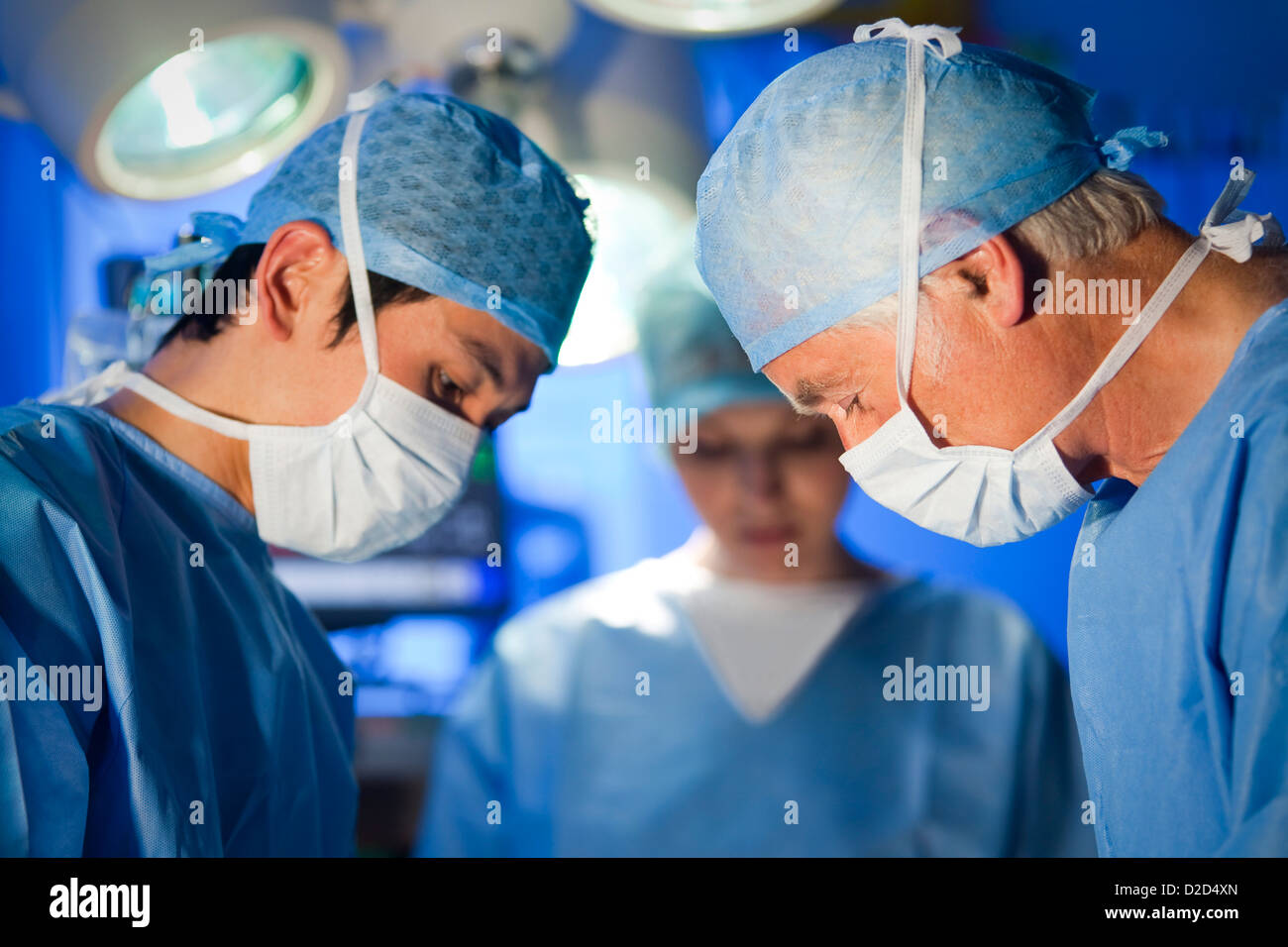 MODEL RELEASED Surgical team Stock Photo - Alamy