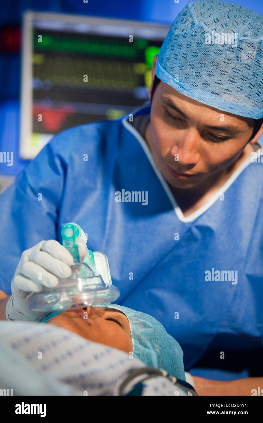 Anaesthetist anaesthetic mask hi-res stock photography and images - Alamy