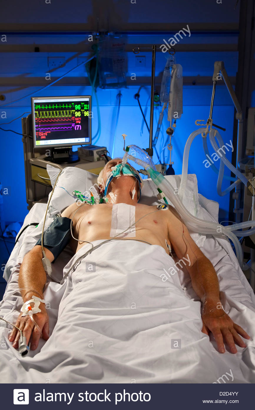 Intensive Care Hospital Patient Stock Photos & Intensive Care Hospital ...