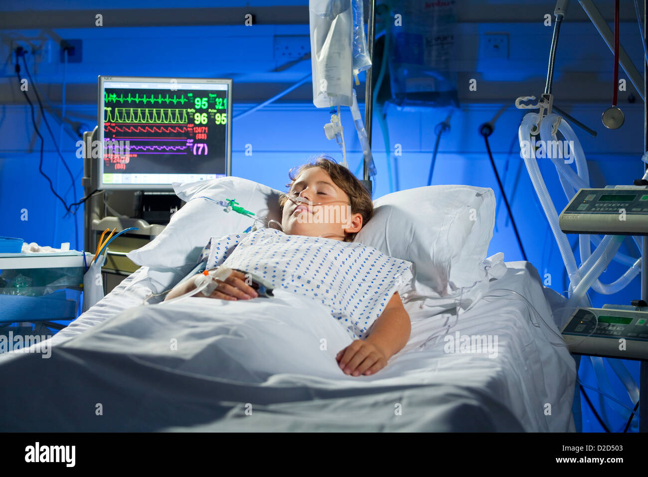 MODEL RELEASED Intensive care patient Stock Photo - Alamy
