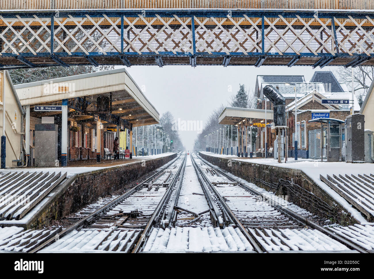 Overhead pedestrian bridge hi-res stock photography and images - Alamy