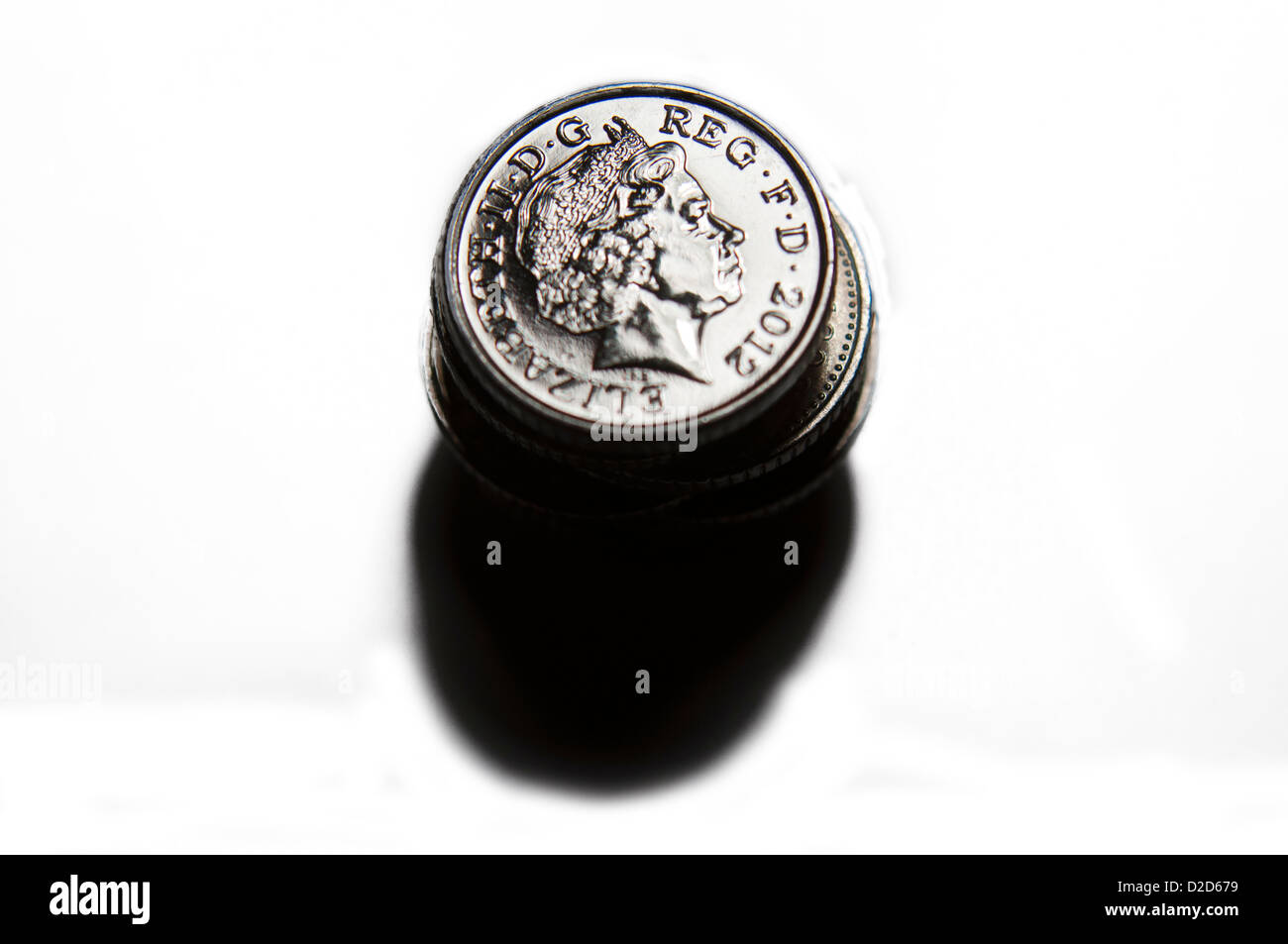 Queens head on silver 5p coins Stock Photo - Alamy