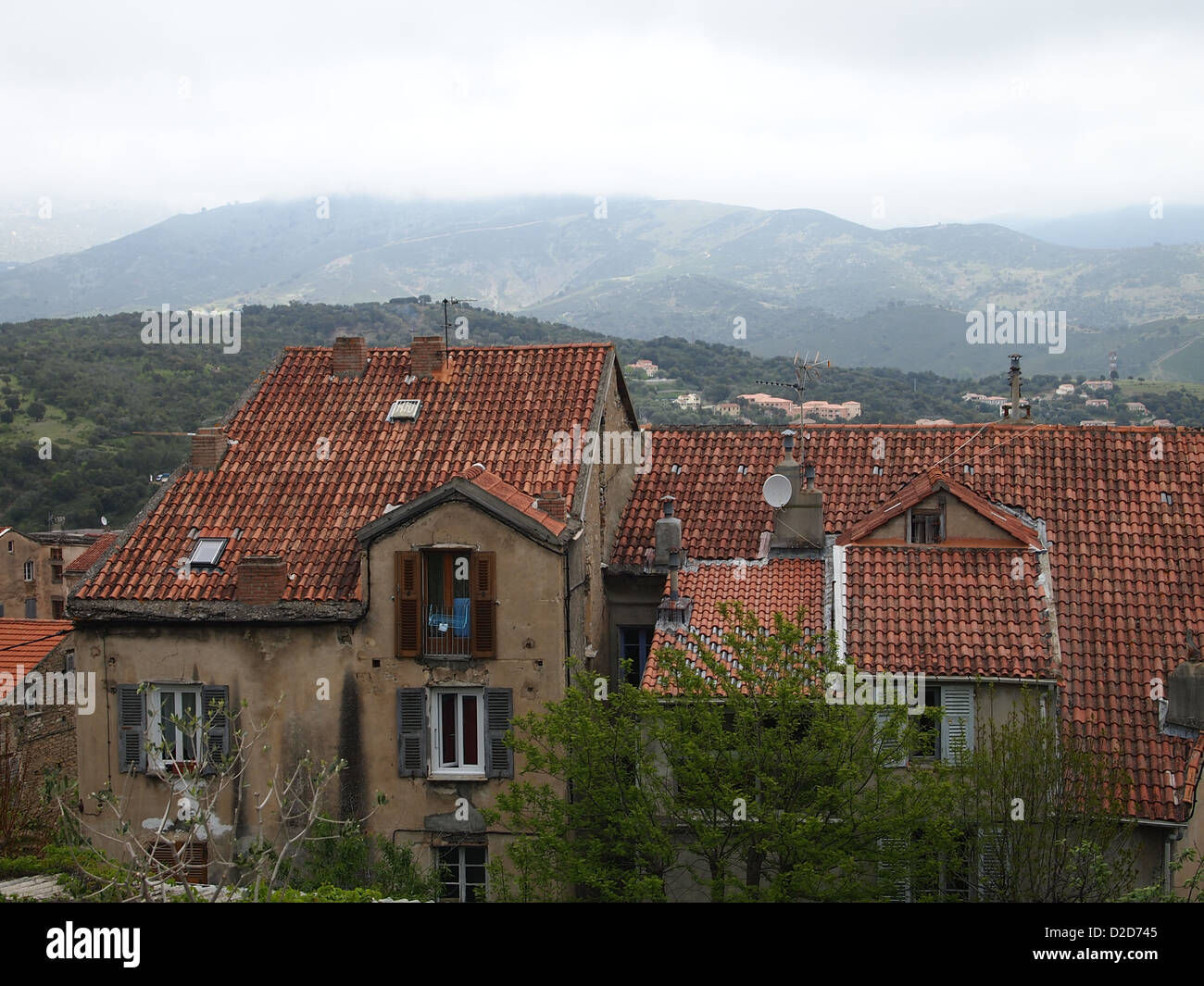 Unmaintained houses hi-res stock photography and images - Alamy