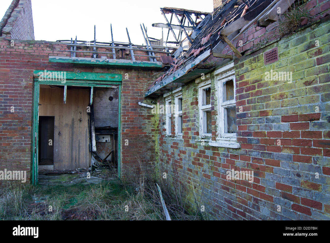 Smashed window house hi-res stock photography and images - Alamy