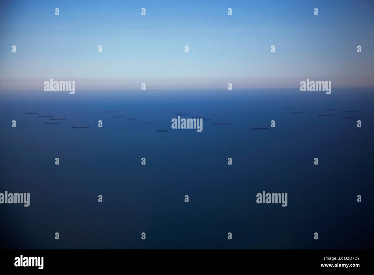 Ships out sea hi-res stock photography and images - Alamy