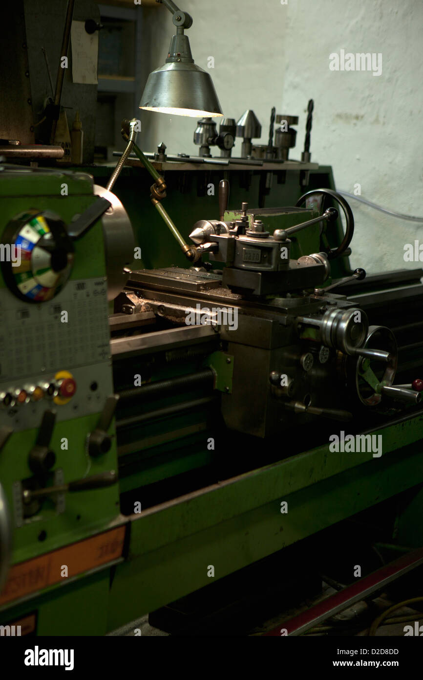 Automated lathe machine hi-res stock photography and images - Alamy