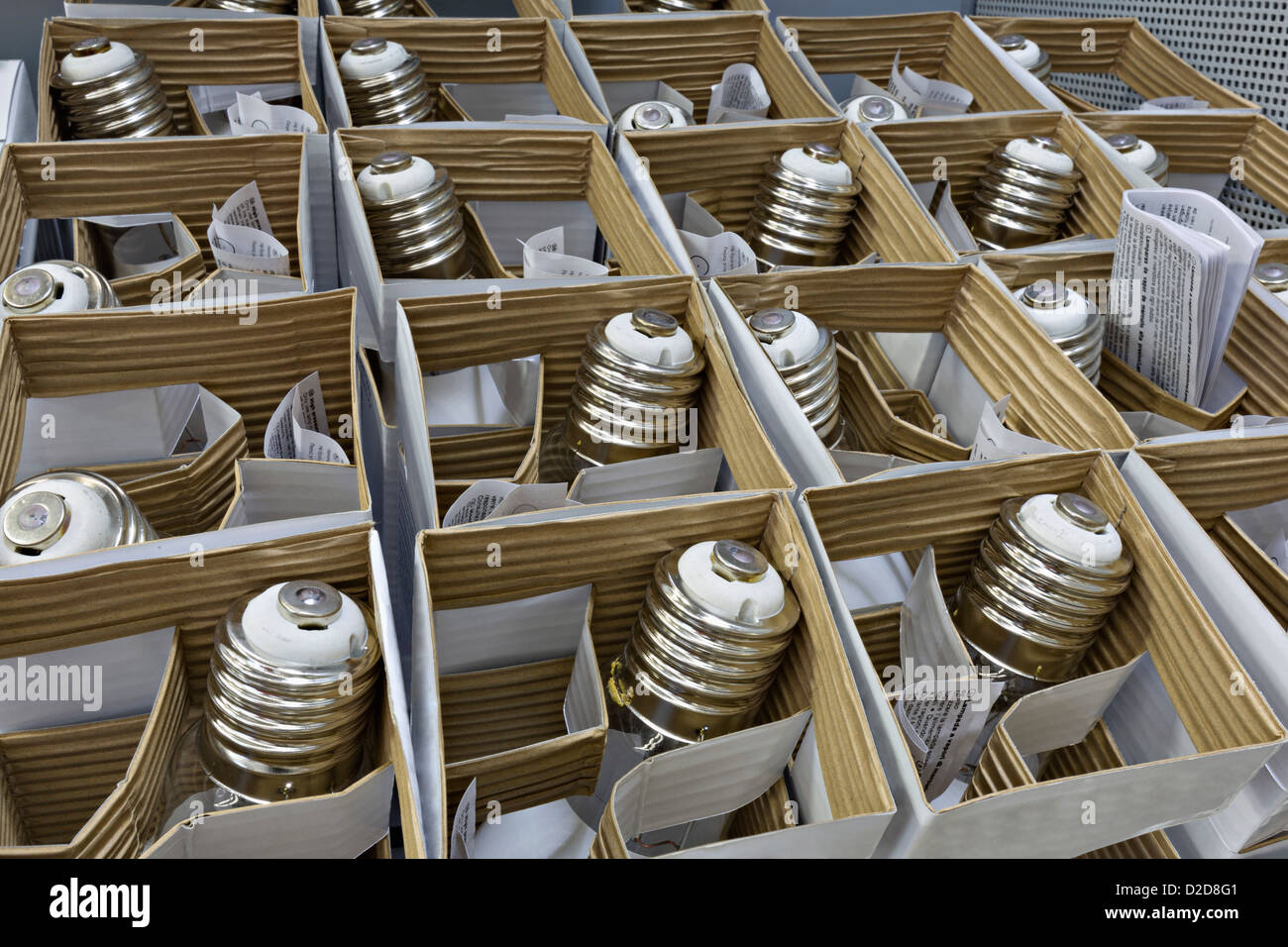 Light bulbs box hi-res stock photography and images - Alamy