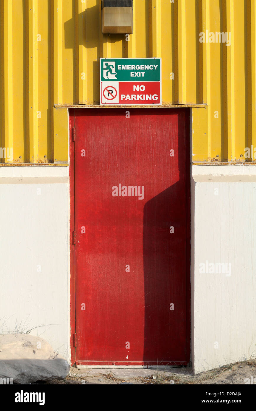 Emergency exit signs hi-res stock photography and images - Alamy