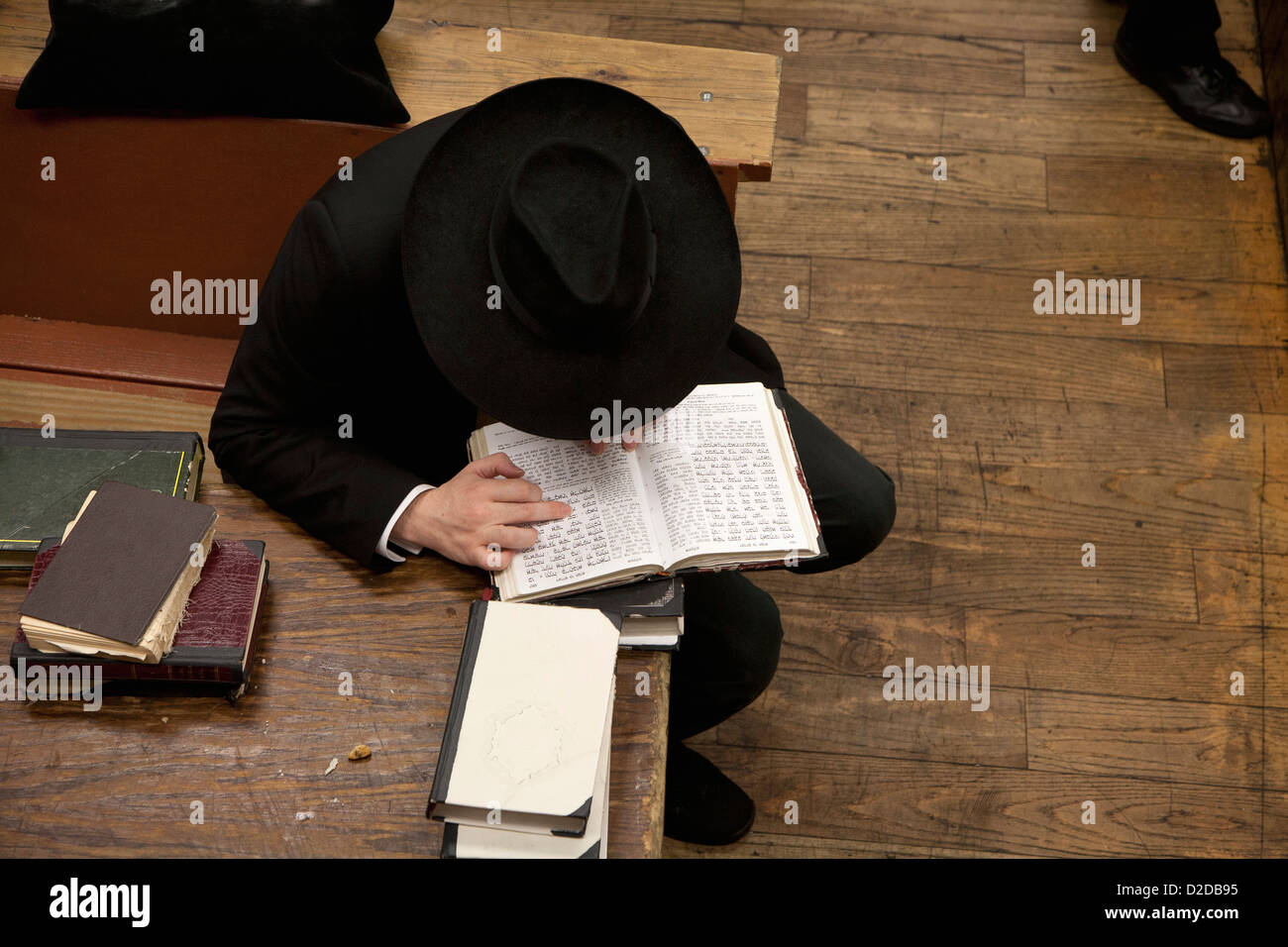 Orthodox jewish man wooden hi-res stock photography and images - Alamy