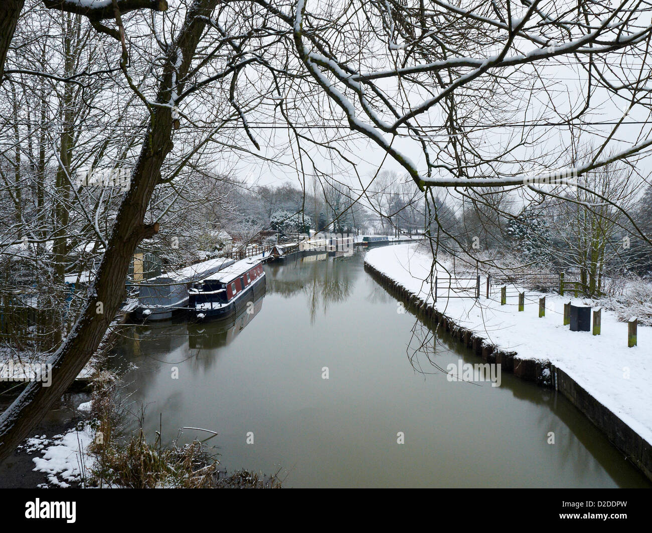 Sandbach, Cheshire, UK. 21st Jan, 2013. Narrow boats and towpath on the ...