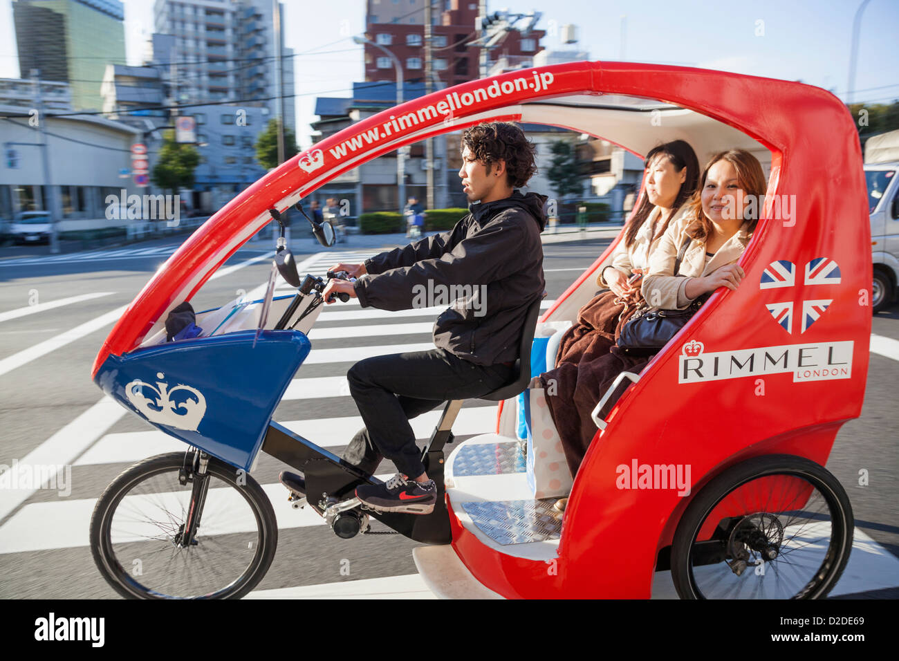 Japanese pedicab taxi hi-res stock photography and images - Alamy