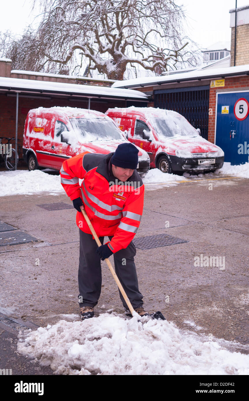 Royal mail postmen hi-res stock photography and images - Alamy