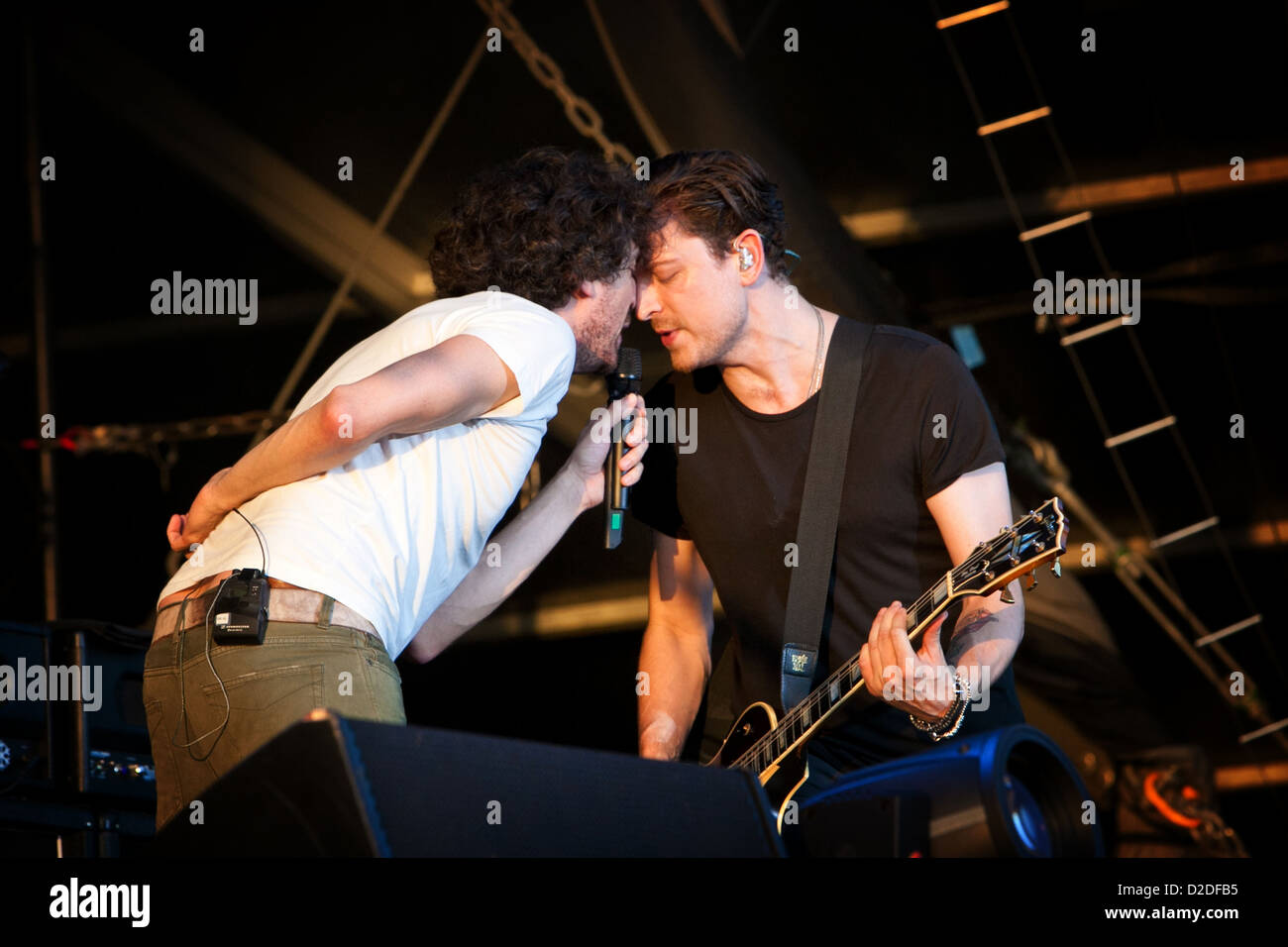 SNOW PATROL Gary Lightbody Nathan Connolly (R) on stage at V Festival ...