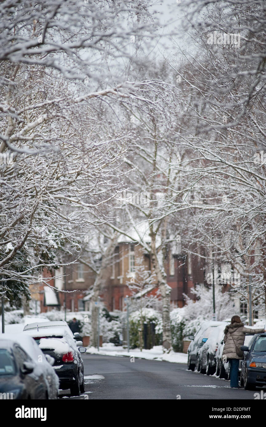 Snow covered residential street london hi-res stock photography and ...