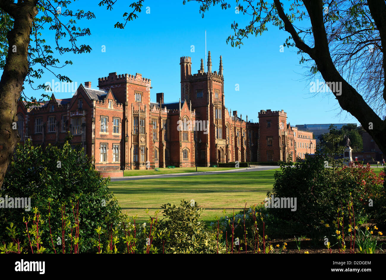 Queens university of belfast hi-res stock photography and images - Alamy