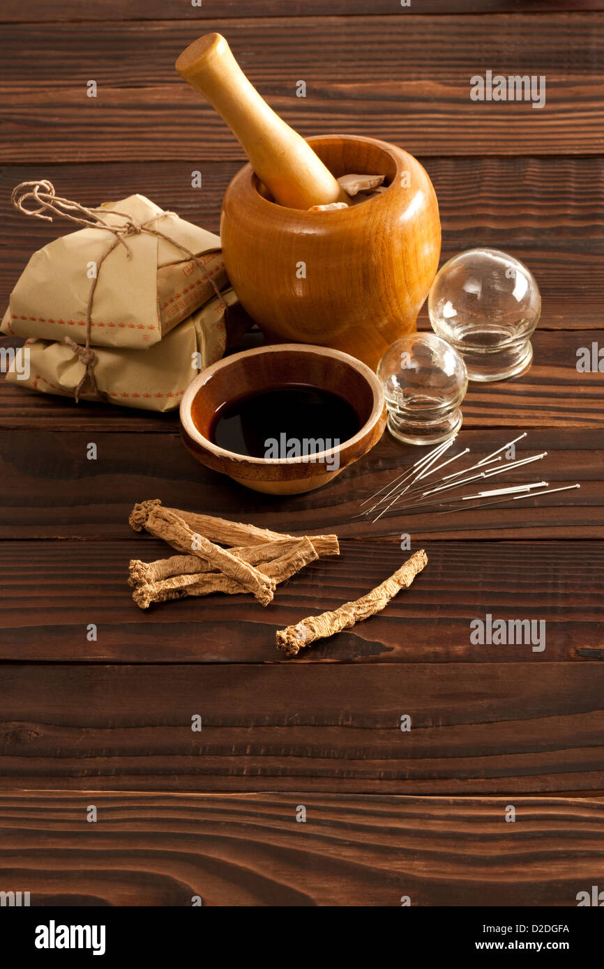 Traditional Chinese herbal medicine therapy Stock Photo - Alamy