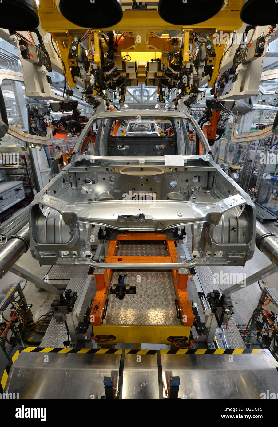 Autoproduktion hi-res stock photography and images - Alamy