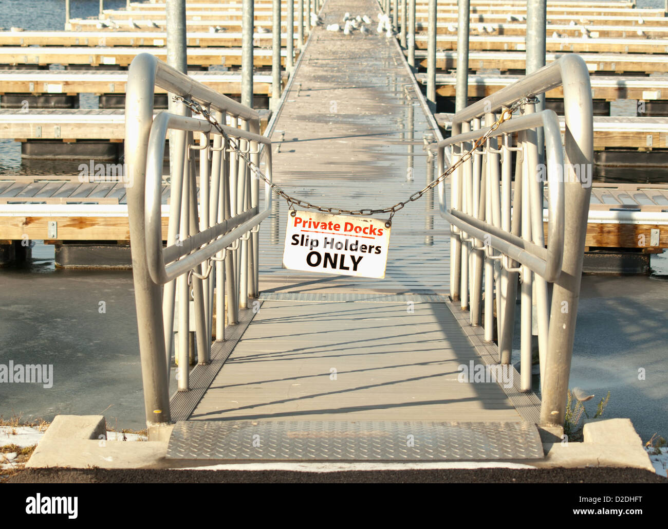 private dock sign Stock Photo - Alamy