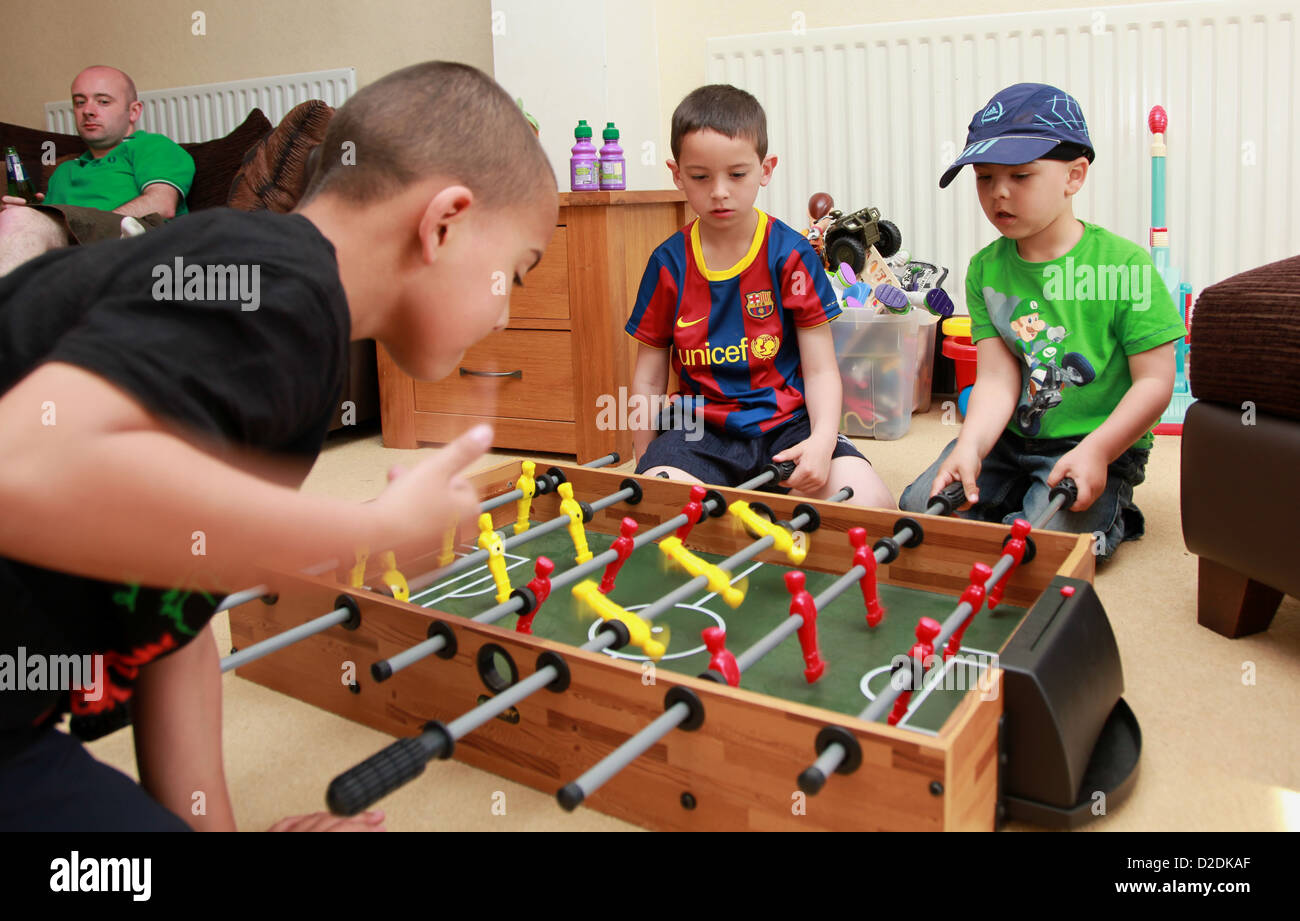 Playing nicely hi-res stock photography and images - Alamy