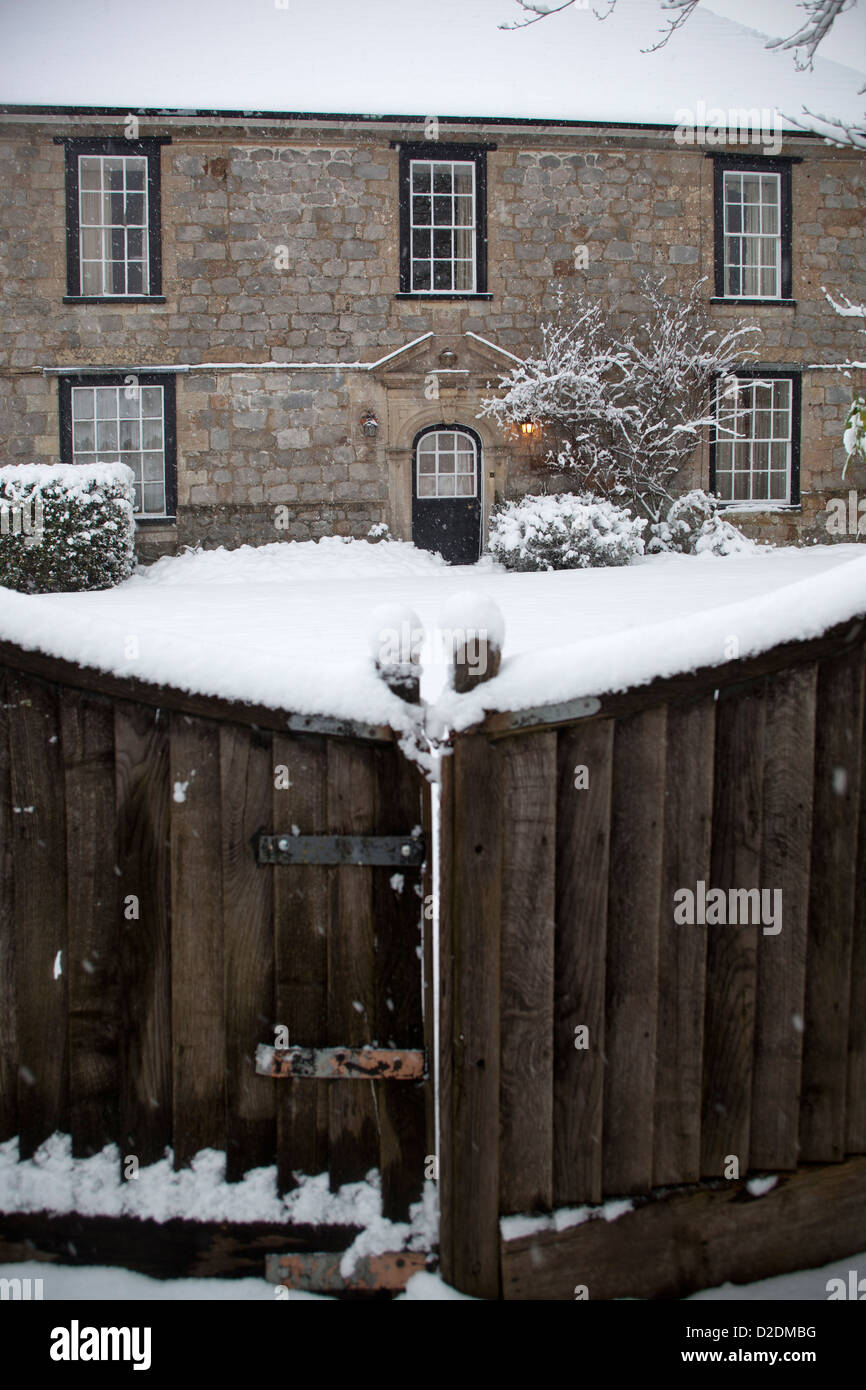 Country House in the snow Stock Photo - Alamy