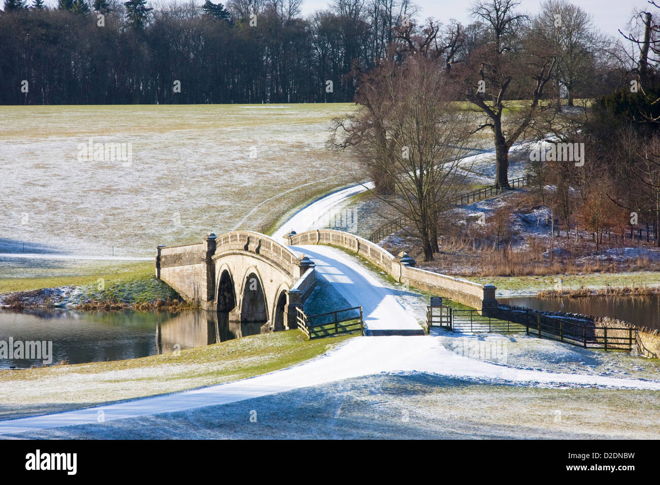 Bridge over the River Glyme, Blenheim Palace, England Stock Photo - Alamy