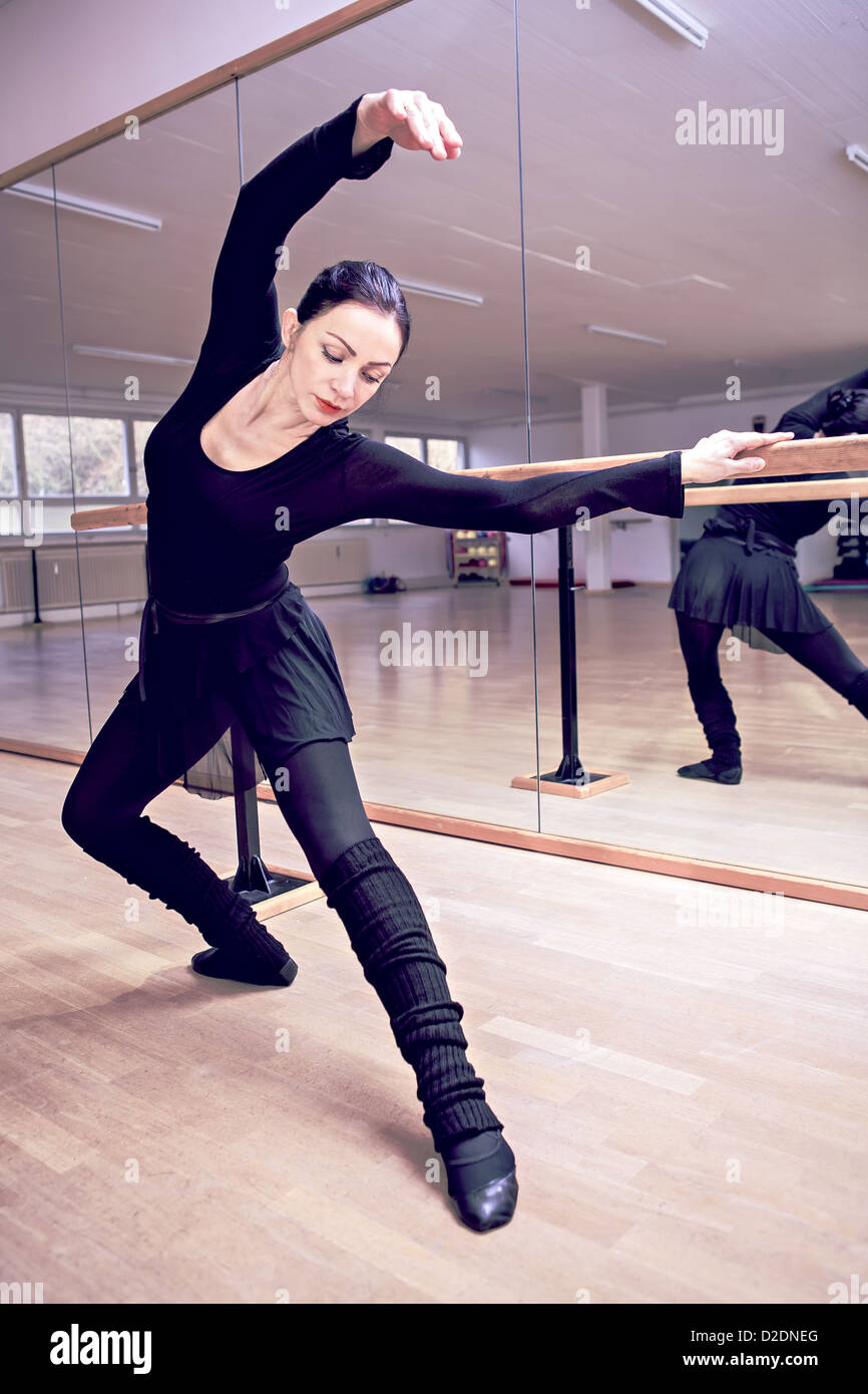 female ballet dancer at a rehearsal Stock Photo - Alamy
