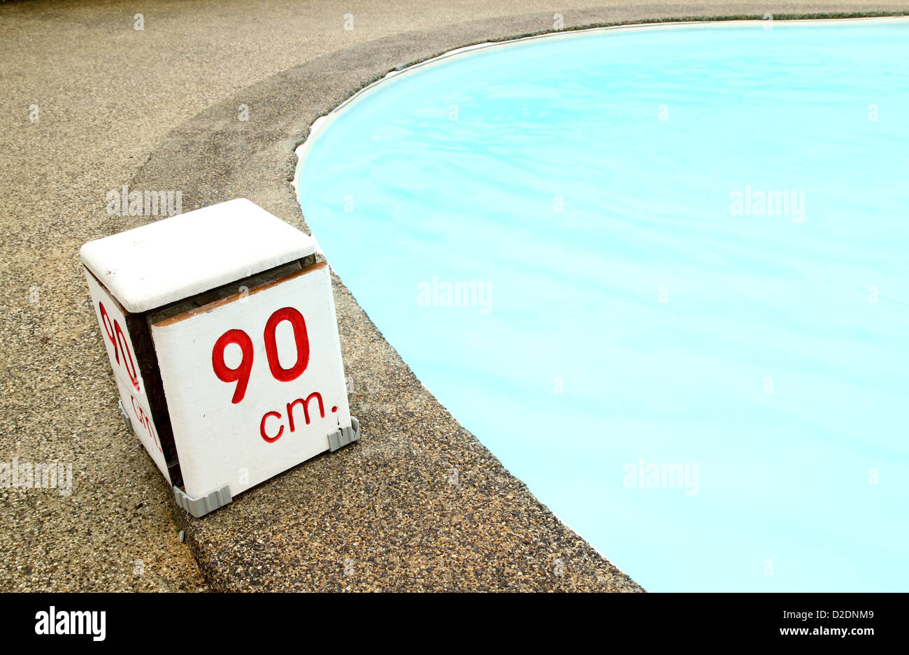 Pool depth sign hi-res stock photography and images - Alamy
