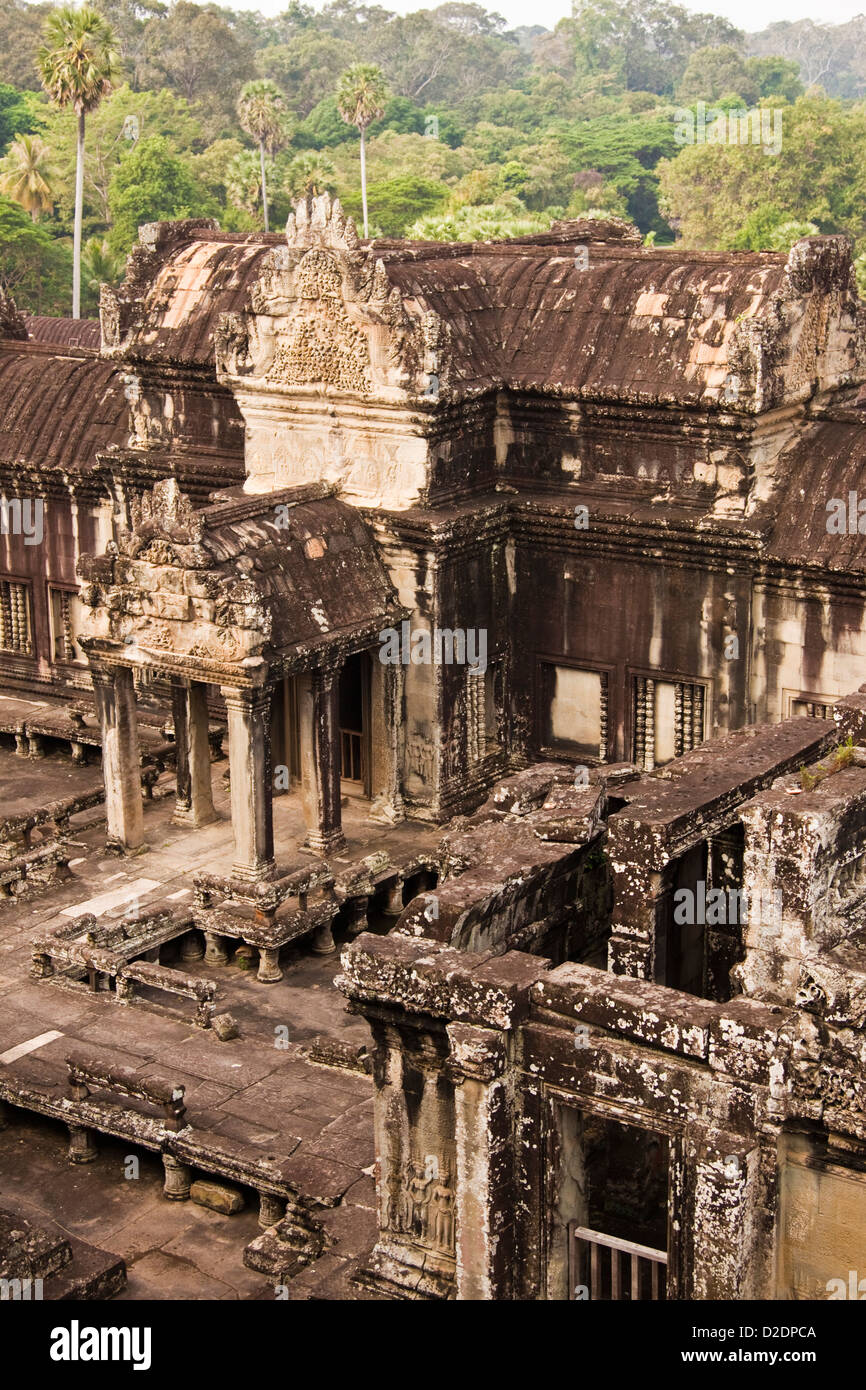 Angkor wat temple courtyard hi-res stock photography and images - Alamy