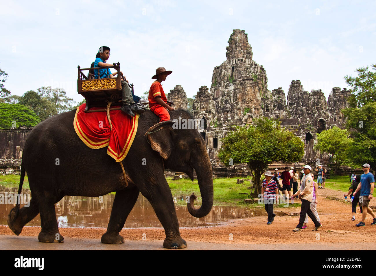 Angkor thom bayon elephant hi-res stock photography and images - Alamy