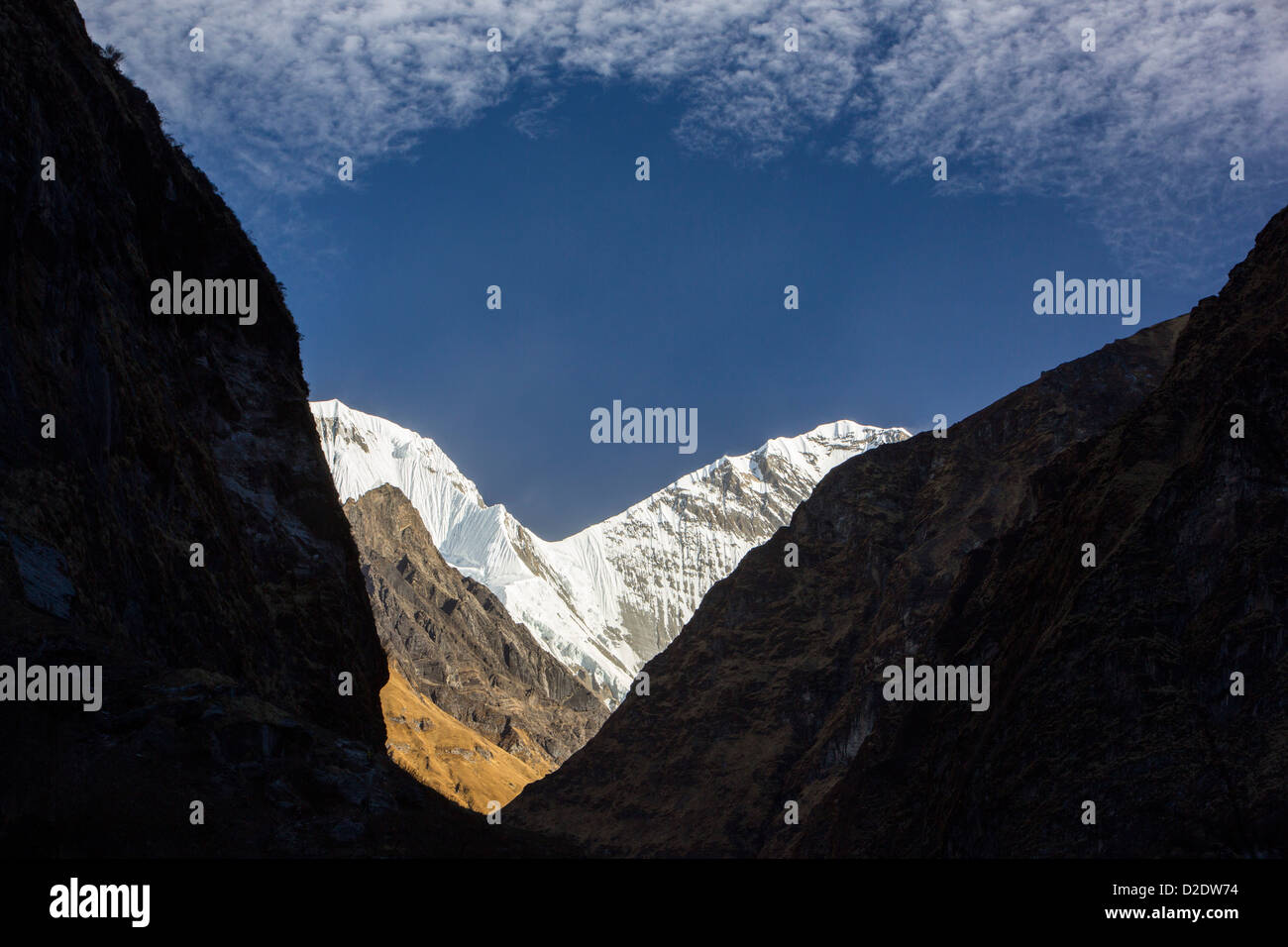 Modi khola valley annapurna sanctuary hi-res stock photography and ...