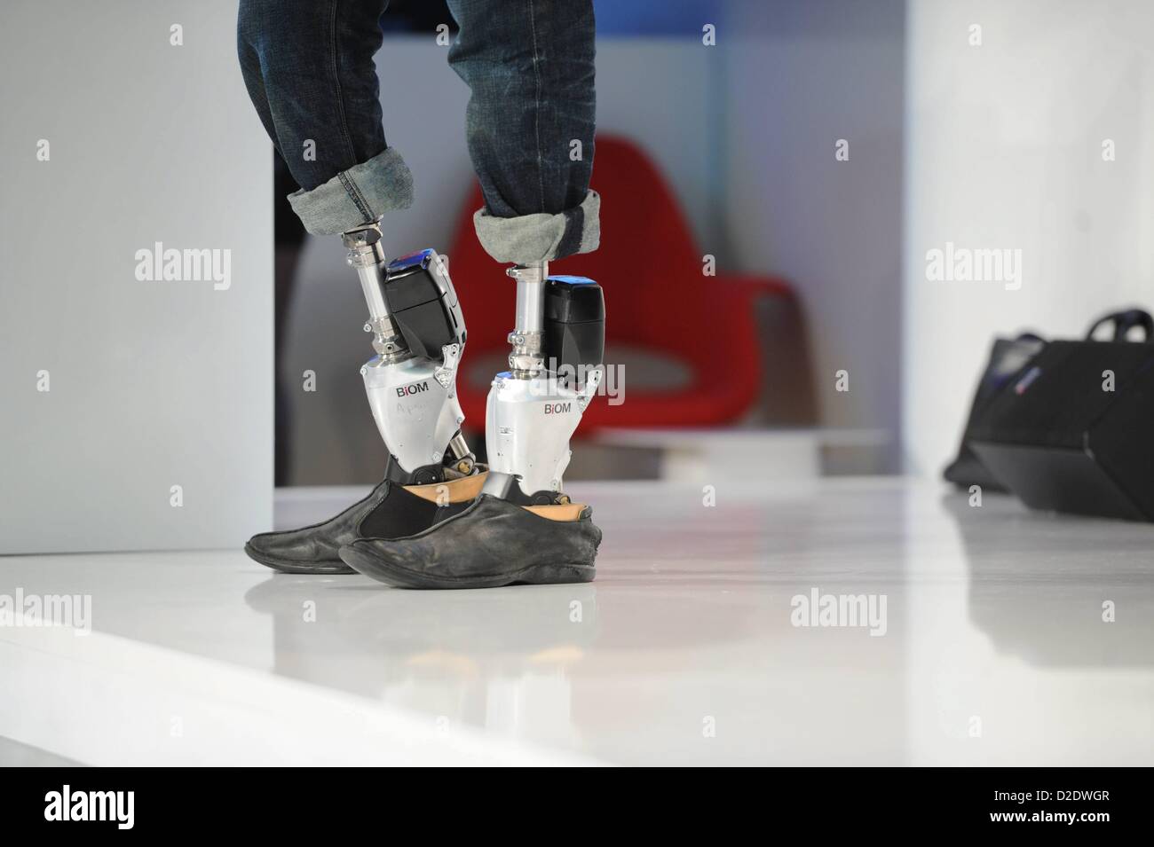 MUNICH/GERMANY - JANUARY 21: Hugh Herr (MIT) stands with his leg ...