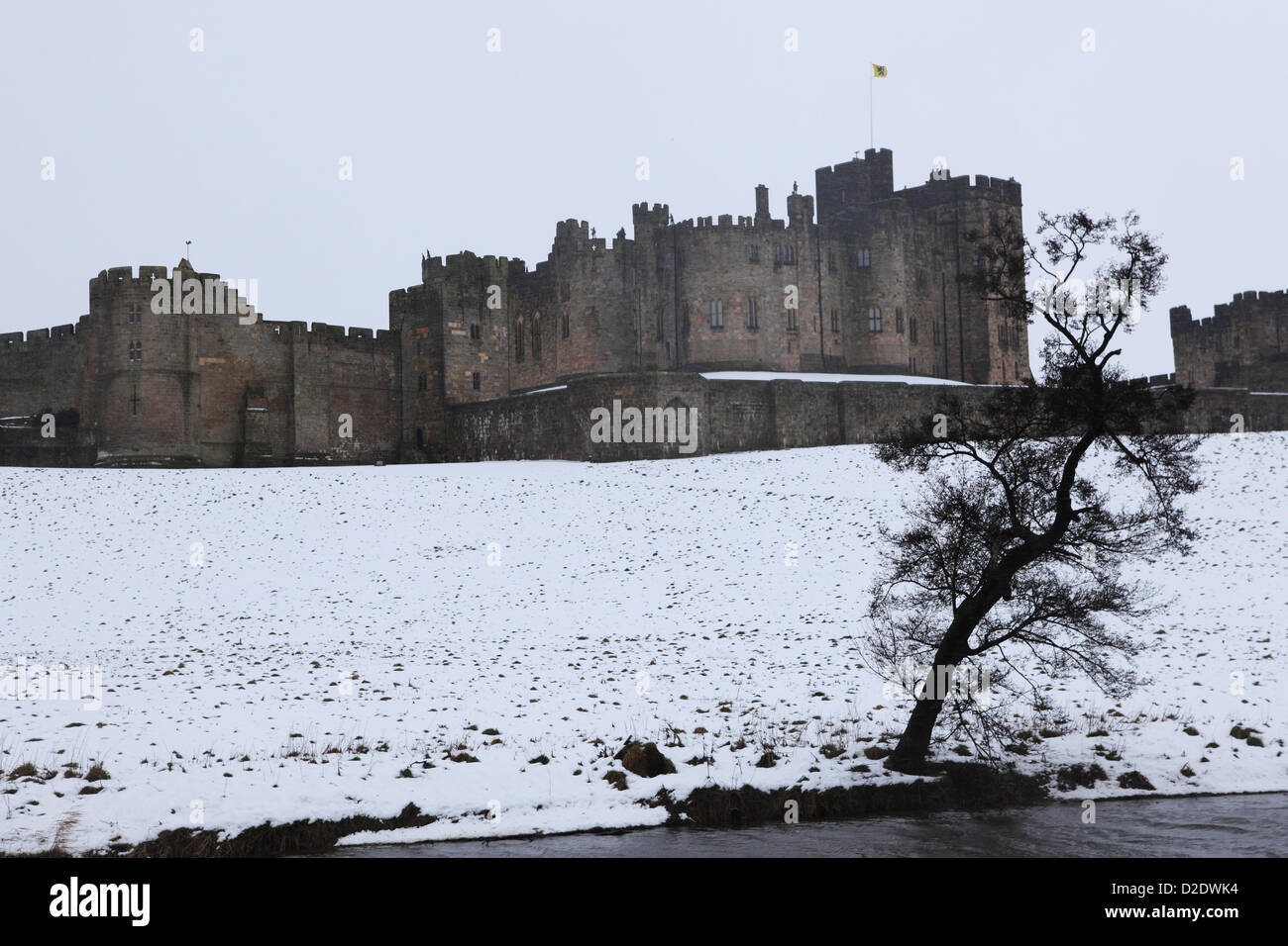 Alnwick Castle, Northumberland, UK. 21st Jan, 2013. Snow lies around ...