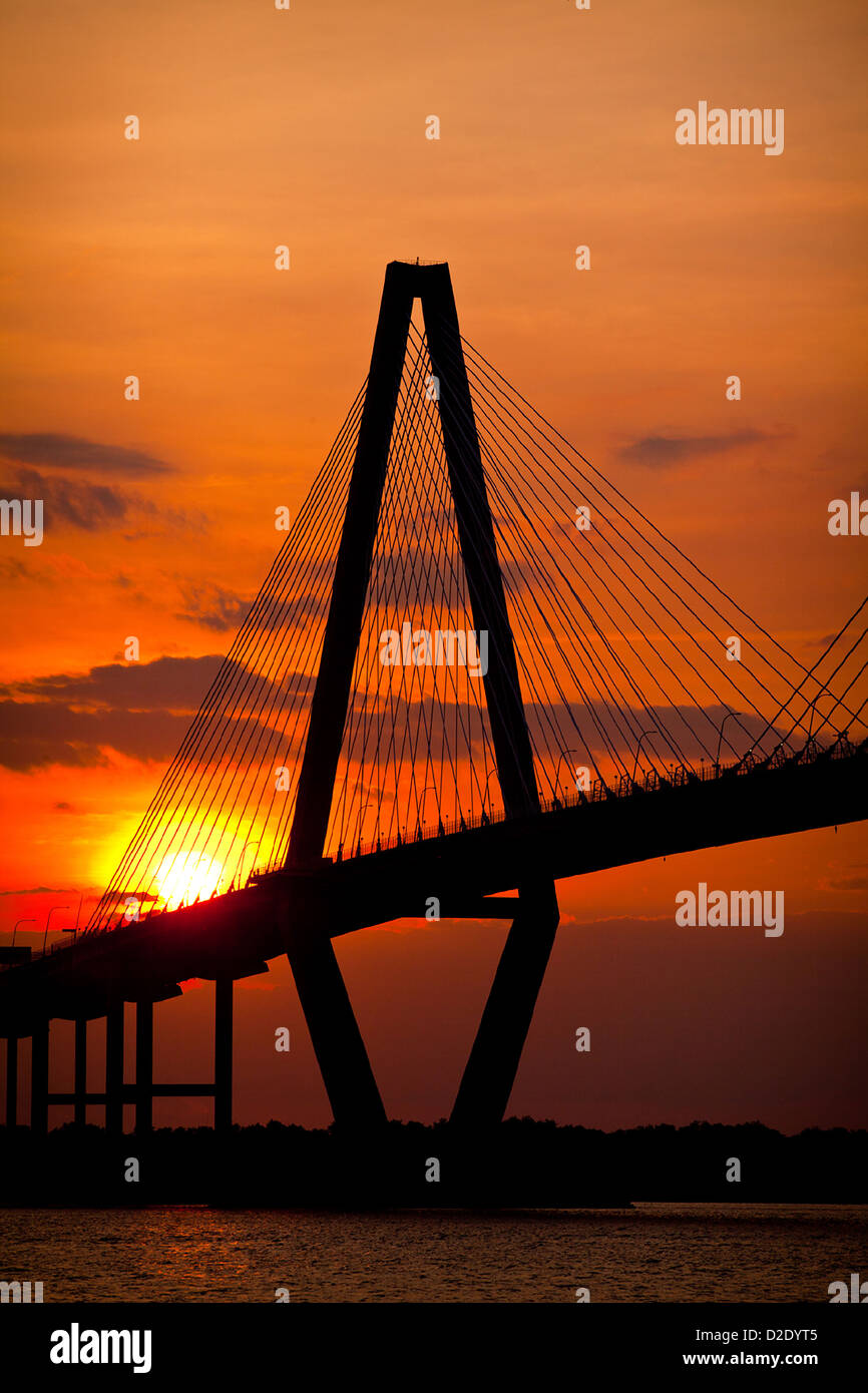 Sunset over the Arthur Ravenel Jr. bridge in Charleston, SC Stock Photo ...