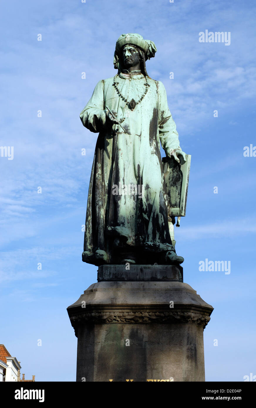bronze statue of the artist jan van eyke bruges belgium Stock Photo - Alamy