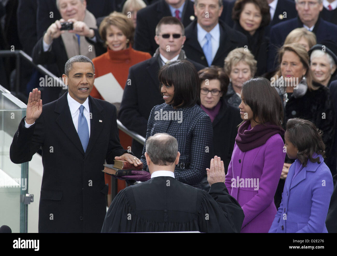 Oath of office obama hi-res stock photography and images - Alamy