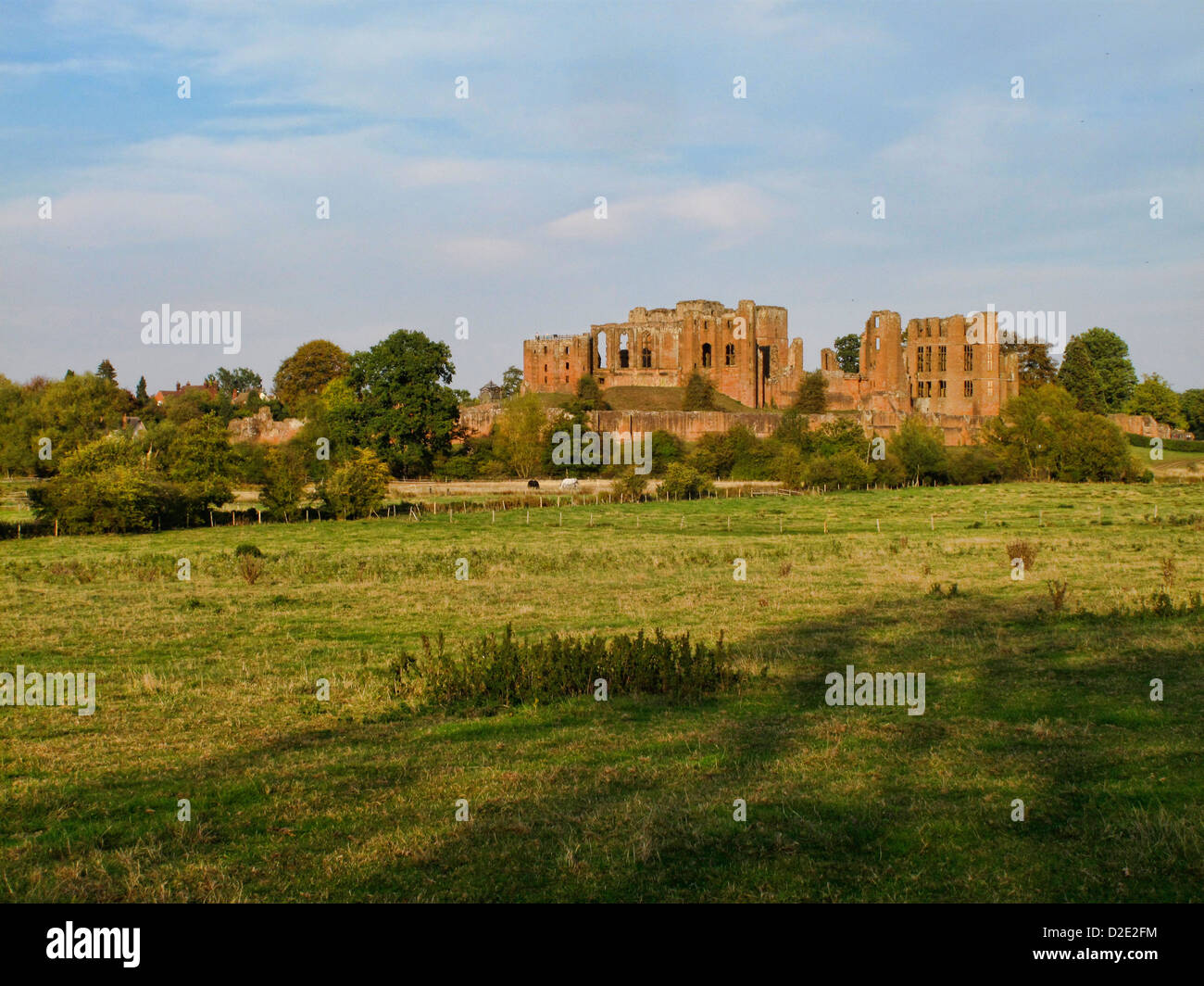 Kenilworth castle hi-res stock photography and images - Alamy