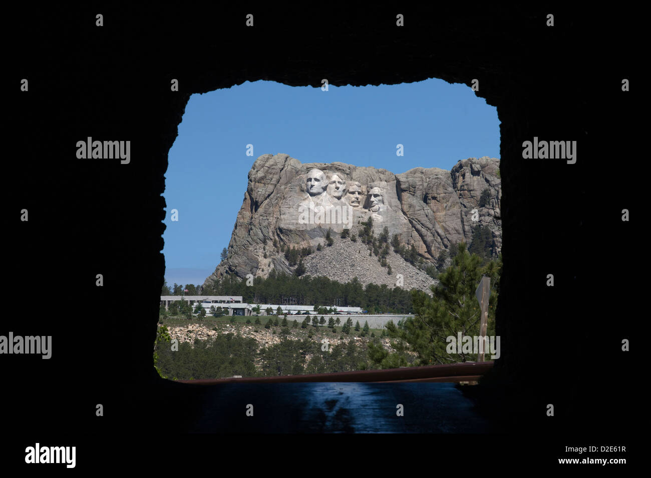 MOUNT RUSHMORE NATIONAL MONUMENT (©GUTZON & LINCOLN BORGLUM 1941) BLACK ...