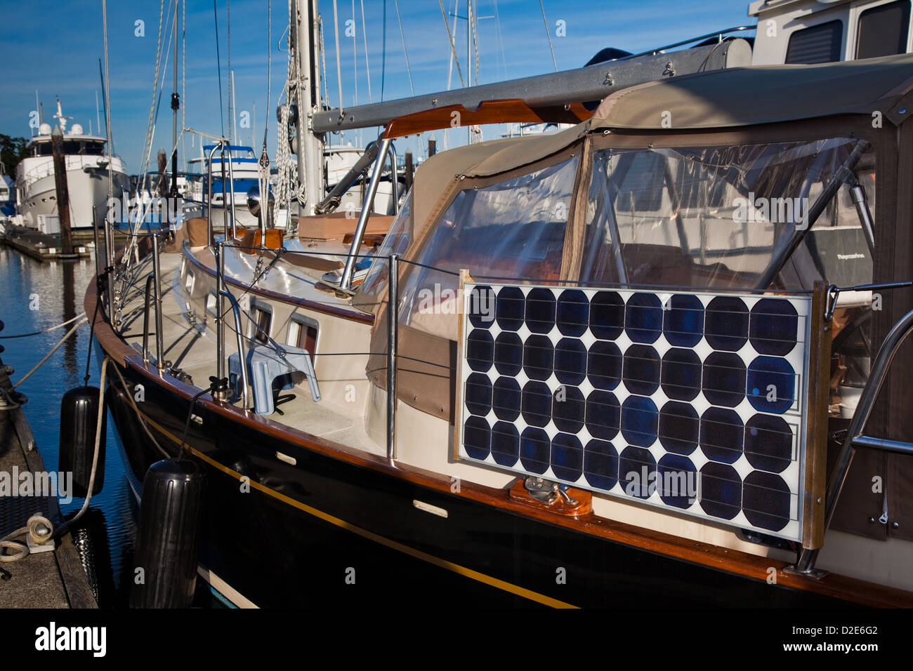 Power solar yacht hi-res stock photography and images - Alamy