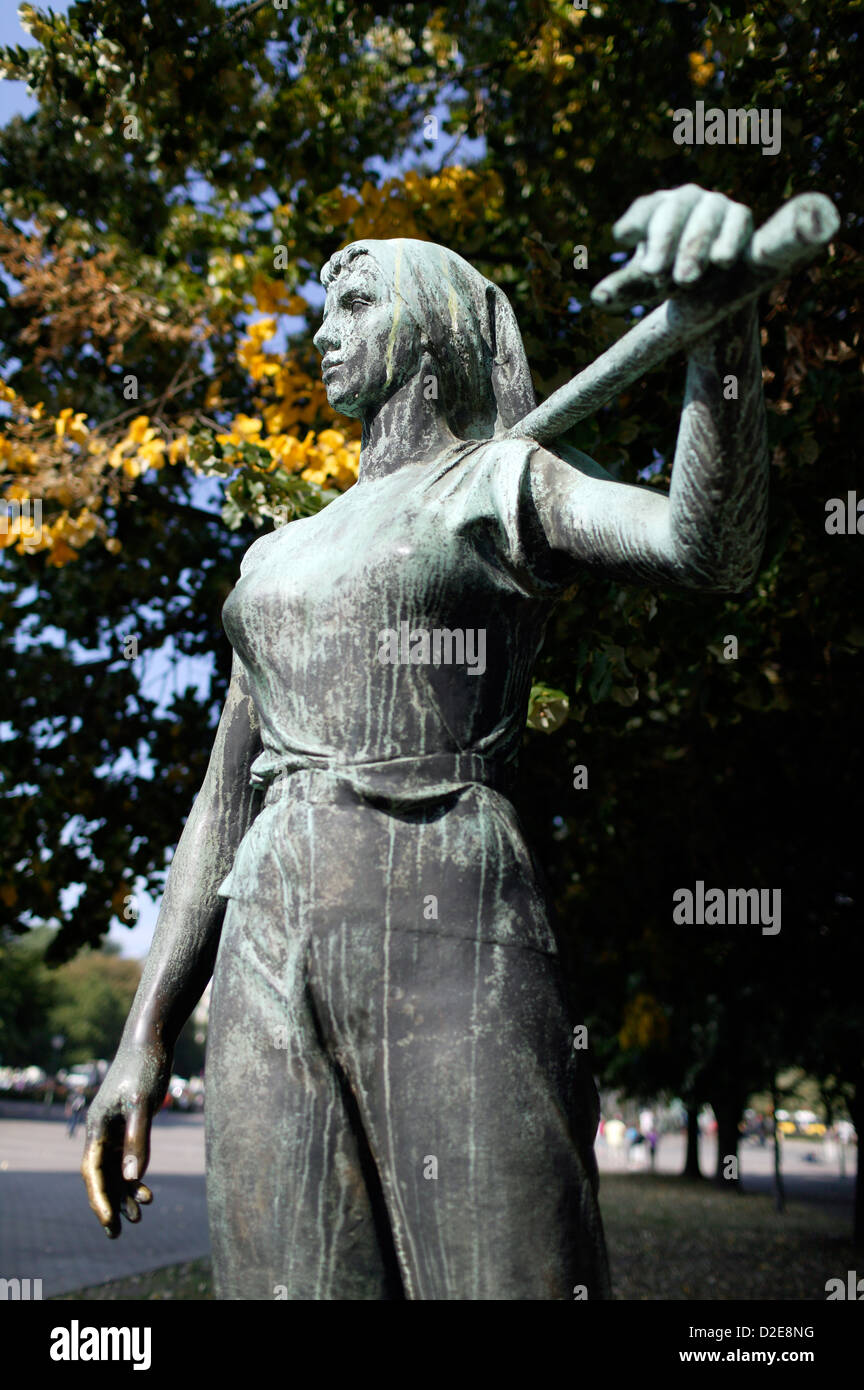 Fritz cremer hi-res stock photography and images - Alamy