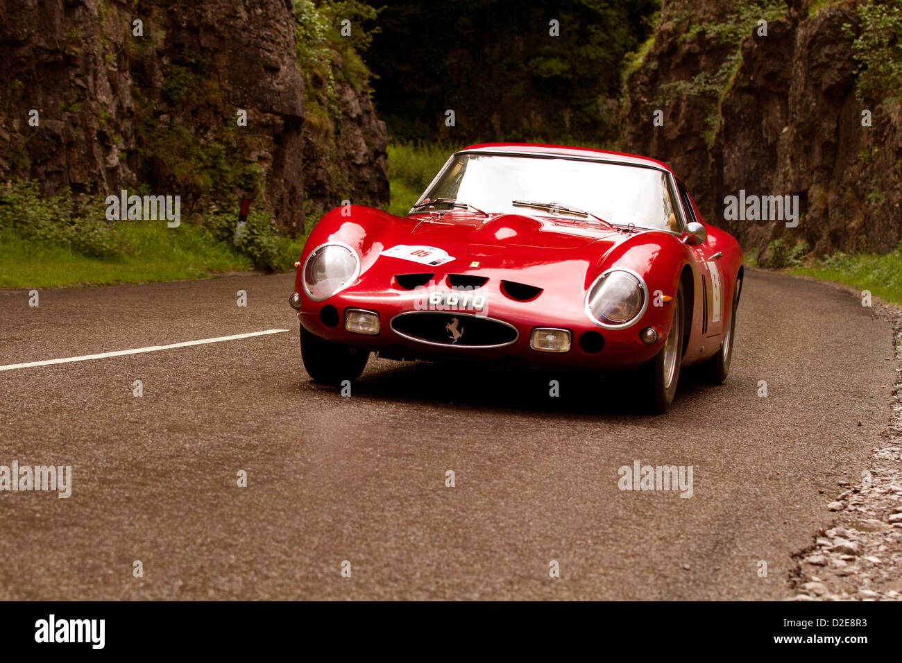 Classic cars in Cheddar Gorge on the 2010 Tour Britannia Stock Photo ...